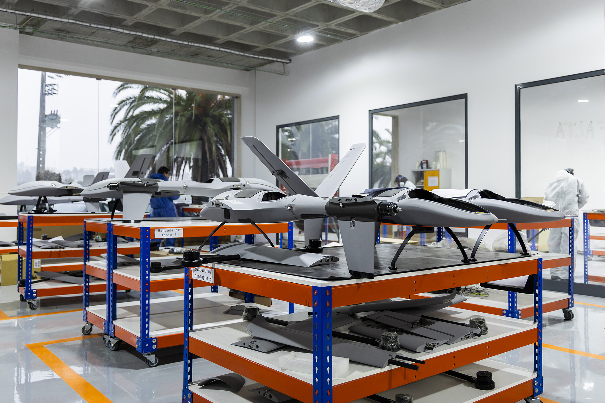 Inovação nacional voa mais alto na defesa com drones, satélites e ...